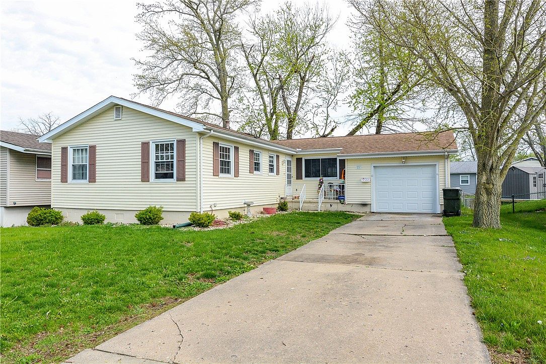 21 Ridge Dr, Decatur, IL 62521 | Zillow