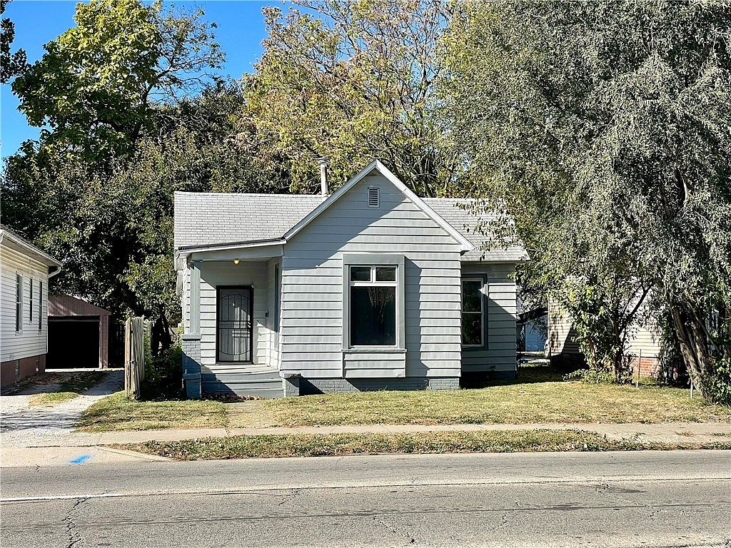 2021 N Main St, Decatur, IL 62526 | Zillow