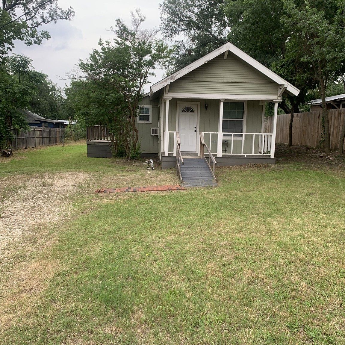 1230 W Hyman St, Stephenville, TX 76401 | Zillow