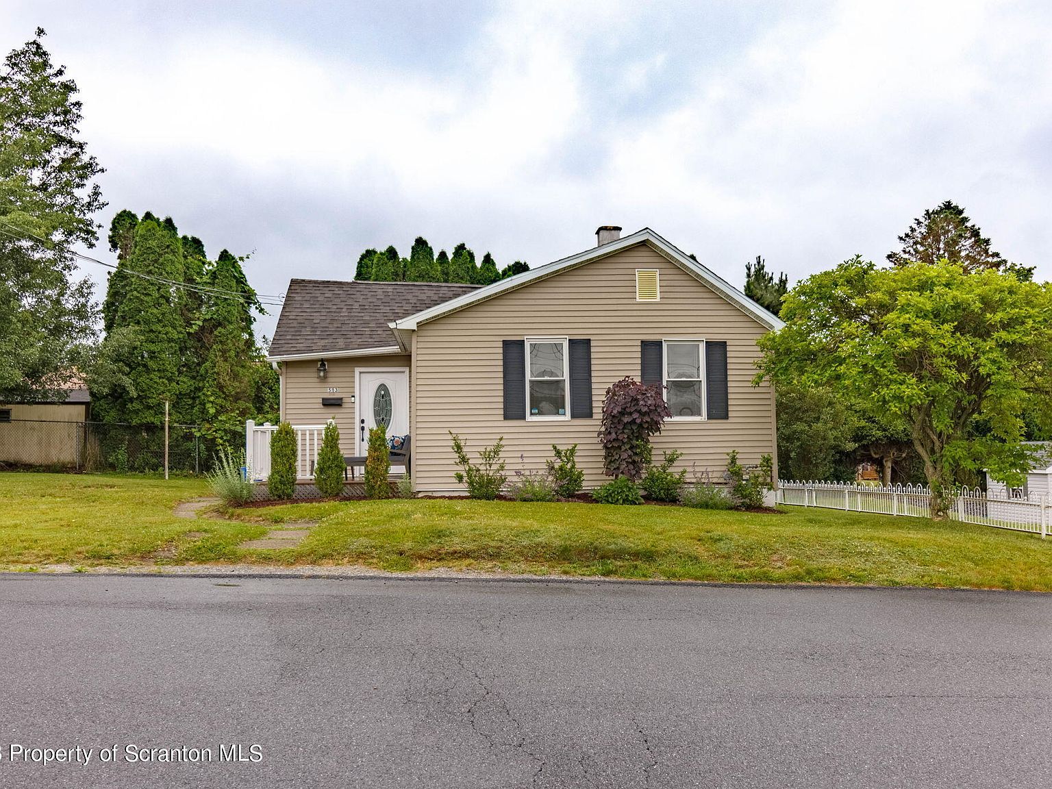 513 Von Bergen St #L1, Old Forge, PA 18518 | Zillow