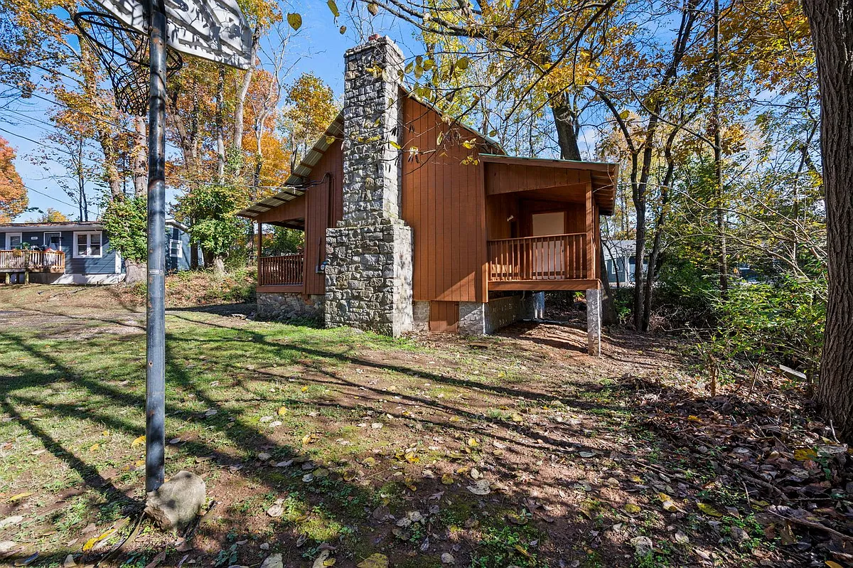 102 Wilson Ct, Clarksville, TN 37043 | HotPads
