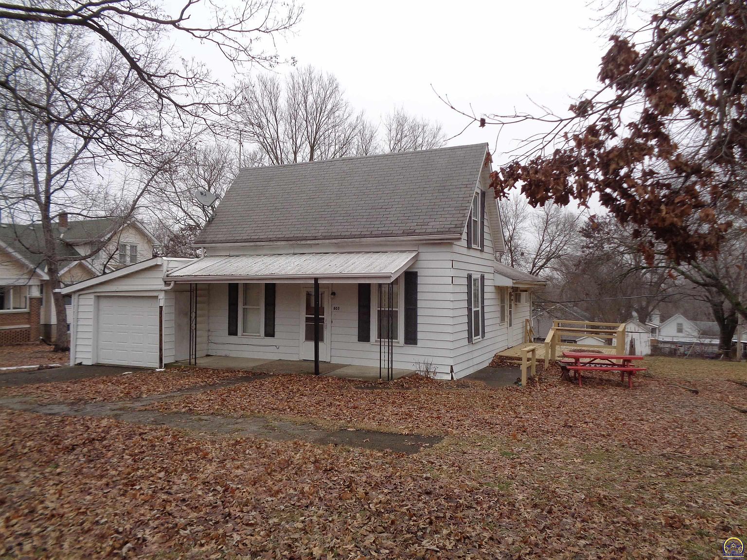 805 Frazier St, Valley Falls, KS 66088 | Zillow