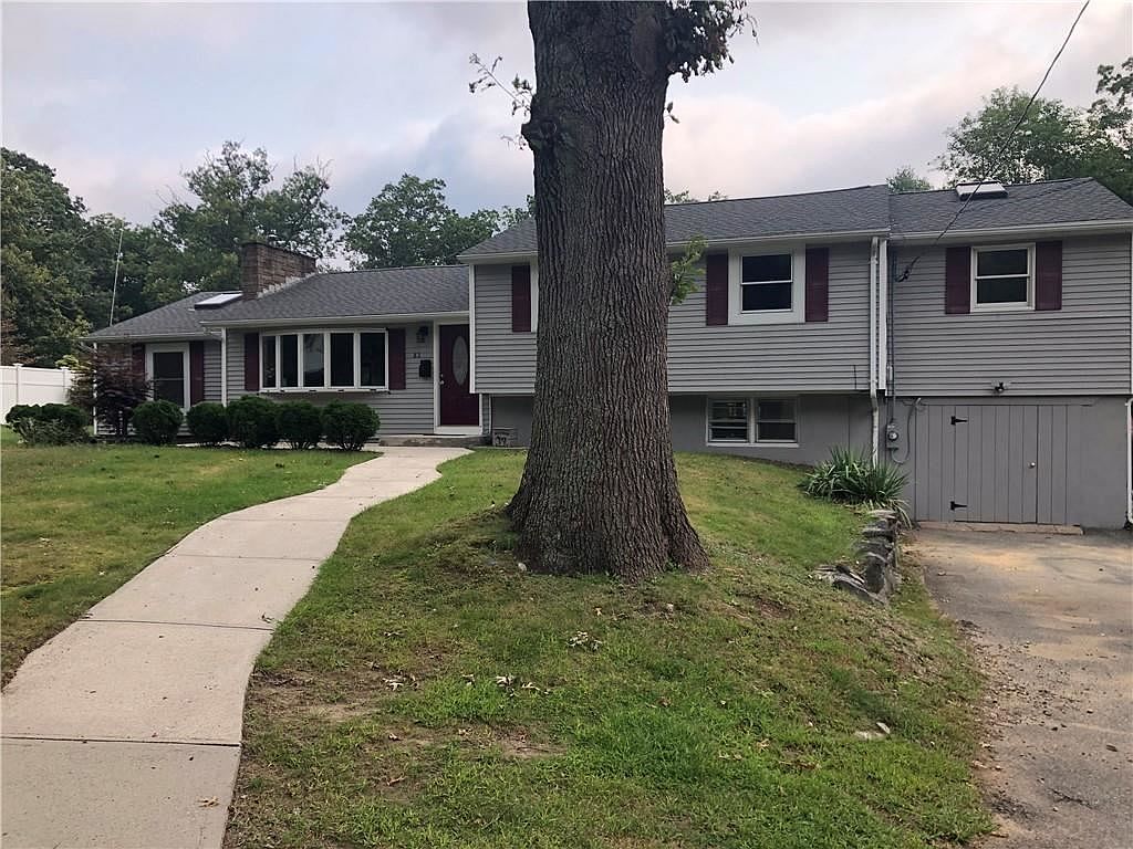 82 Canonicus Trl, East Greenwich, RI 02818 | Zillow