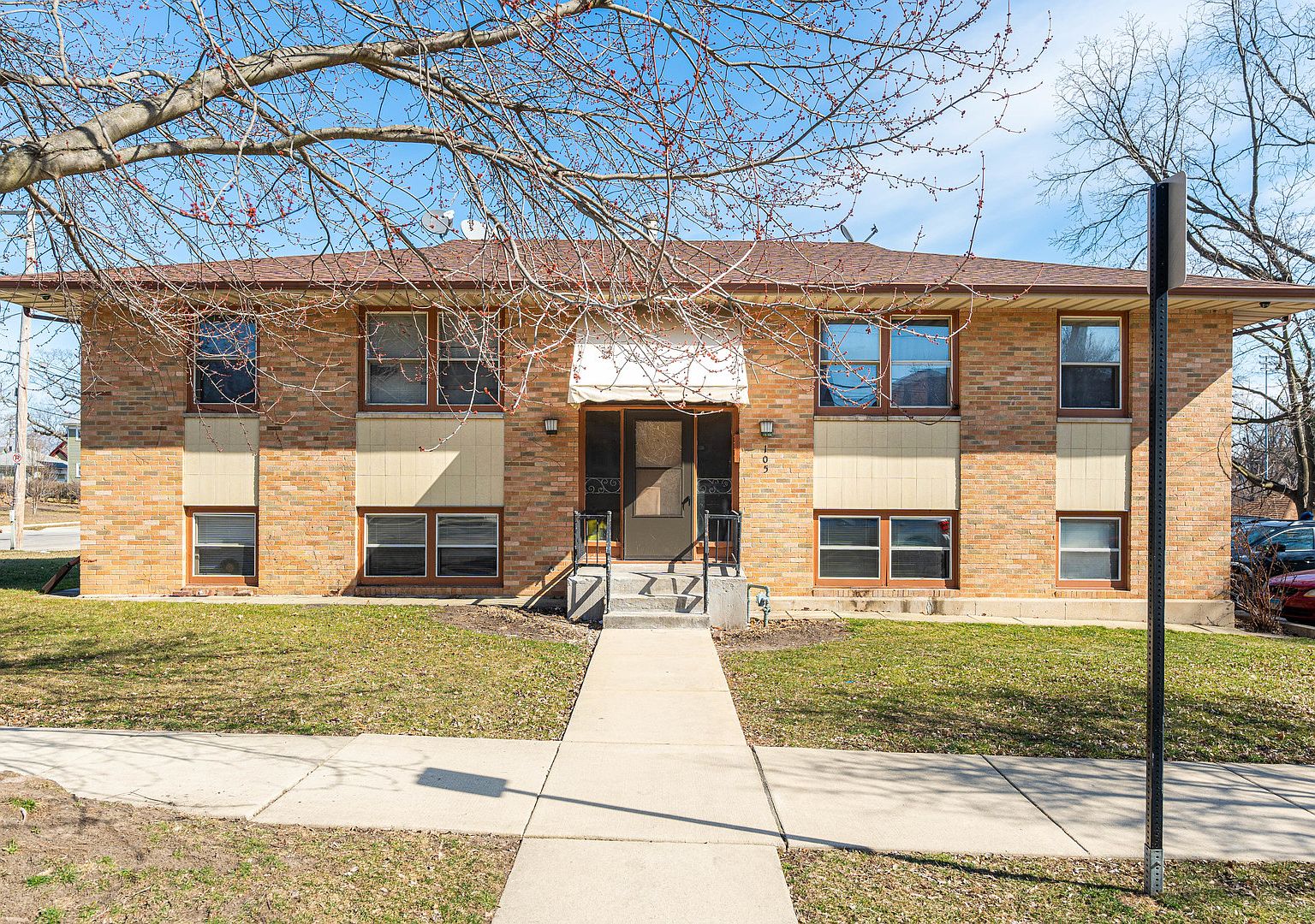 105 Elm St, Elgin, IL 60123 | Zillow