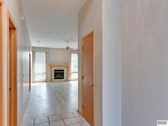 11613 Ridgeview Cir, Papillion, NE 68133 | MLS #22325937 | Zillow