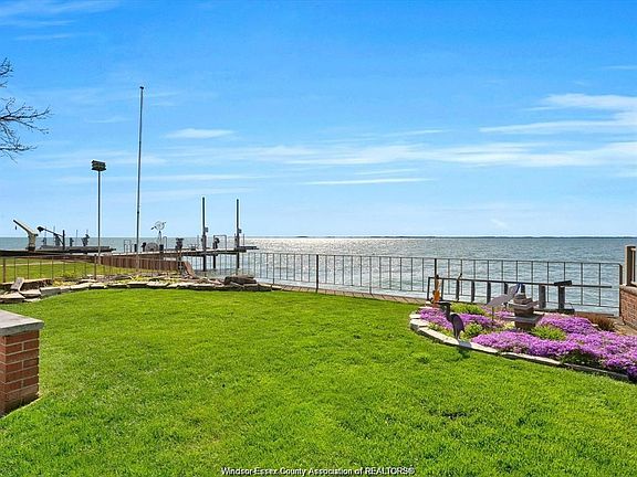 39 Woodbridge Dr, Amherstburg, ON N9V 1T9 | MLS #25007826 | Zillow