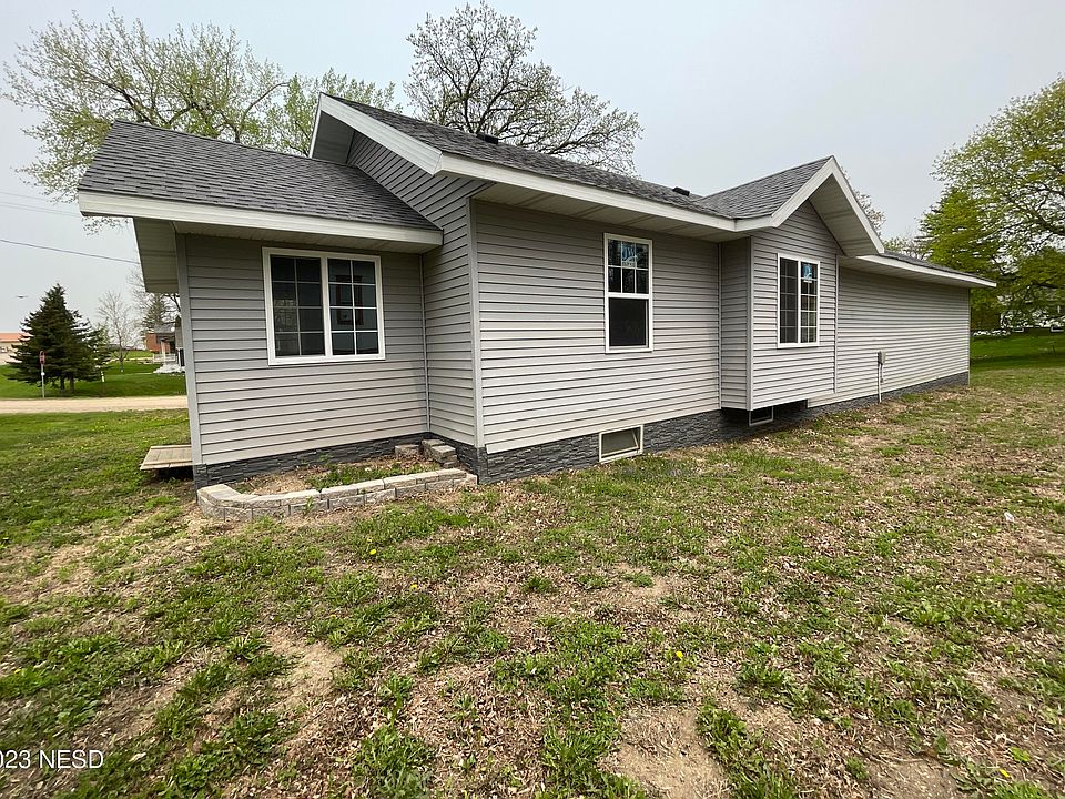 202 S Main St, Stockholm, SD 57264 | Zillow