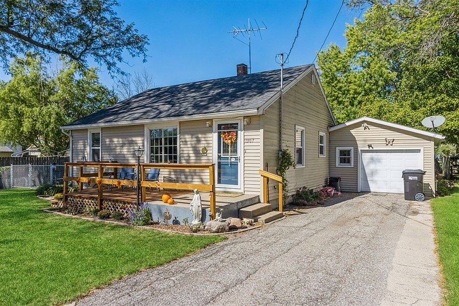 1307 Jackson St, Redfield, IA 50233 | Zillow
