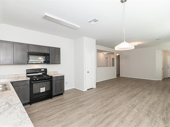 8814 Lar Ree Oaks Cir, Houston, TX 77028 | Zillow