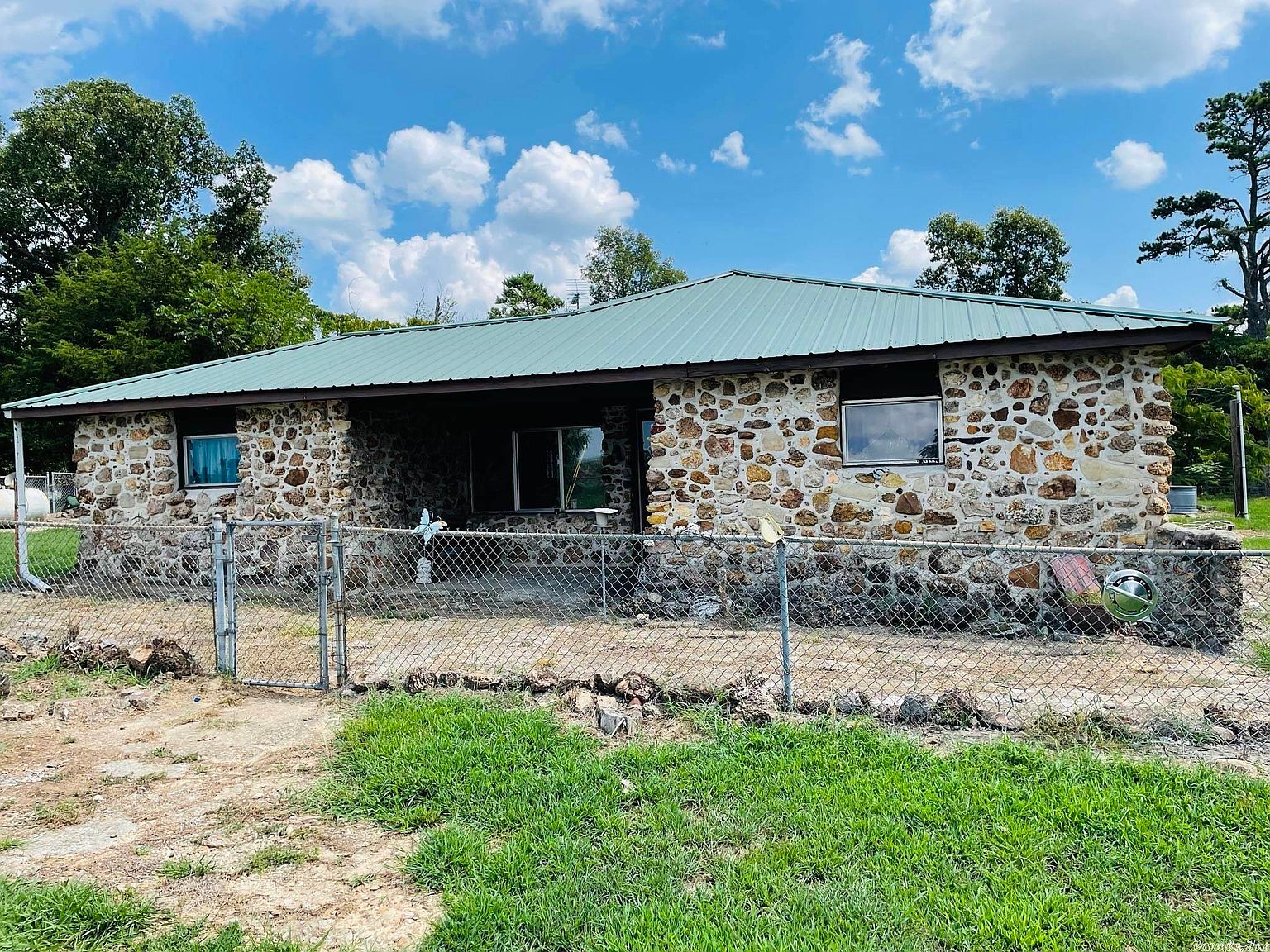 2219 Dolph Rd, Pineville, AR 72566 | Zillow