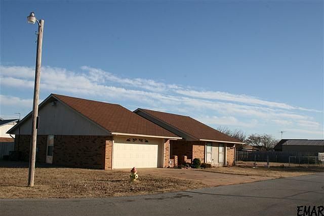 305 Christy Dr, Lahoma, OK 73754 | Zillow
