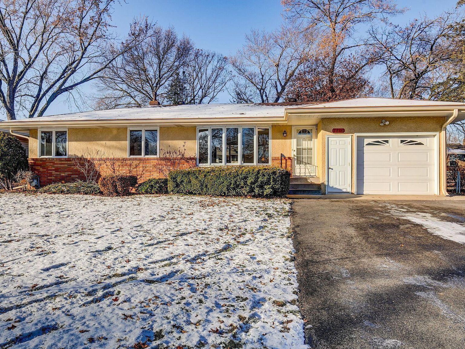 2815 Matilda St, Roseville, MN 55113 | Zillow