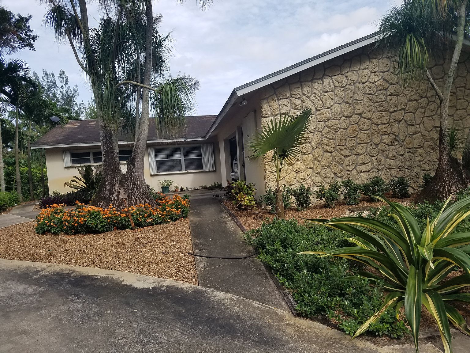 328 Wayman Cir, West Palm Beach, FL 33413 | Zillow
