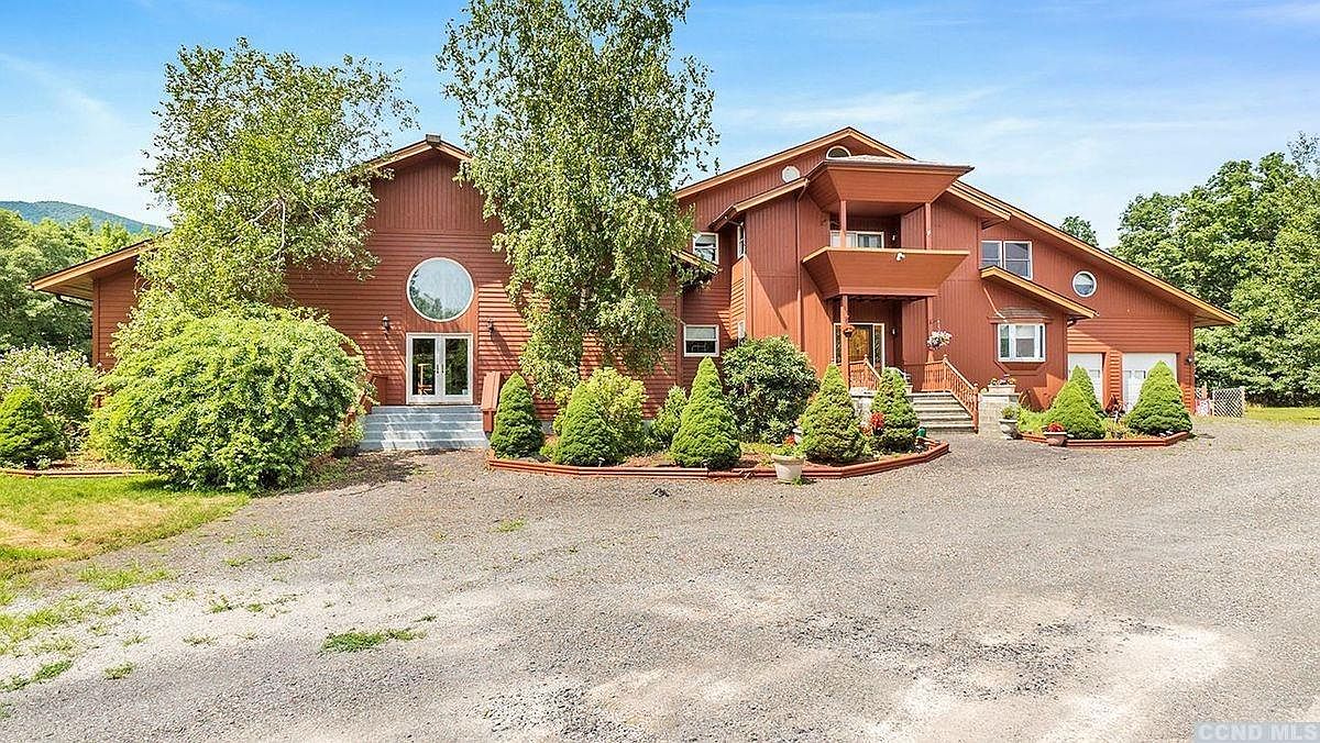 404 Winter Clove Rd, Round Top, NY 12473 | Zillow