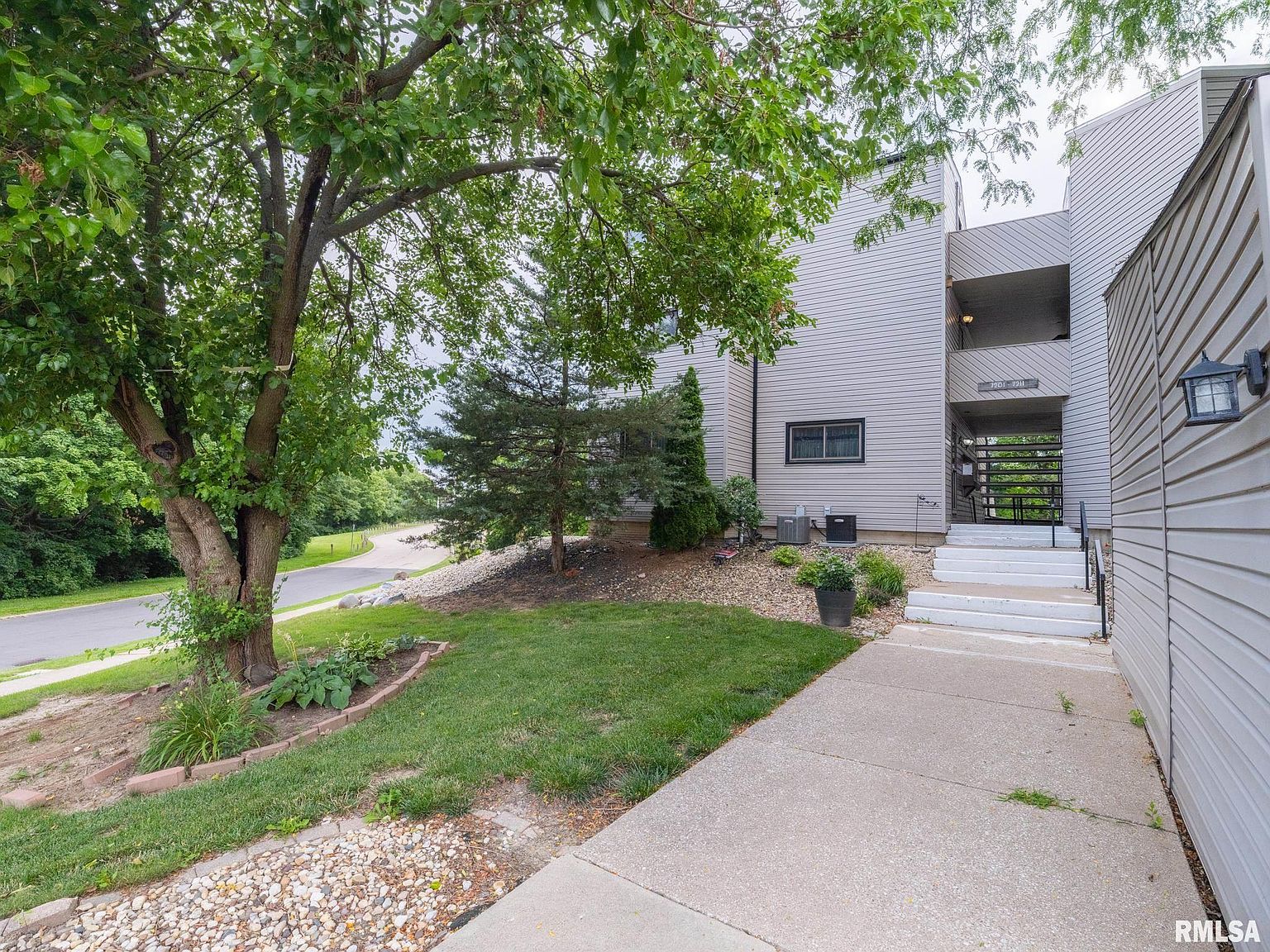 7201 N Lakeside Ct #1, Peoria, IL 61614 | Zillow