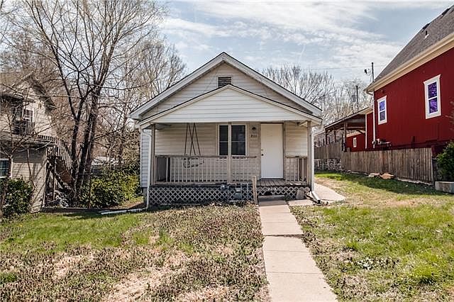 211 N Thorpe St, Kansas City, KS 66102 | Zillow