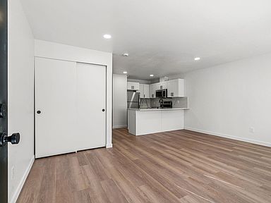 2140 SW Holden St APT A2, Seattle, WA 98106 | Zillow