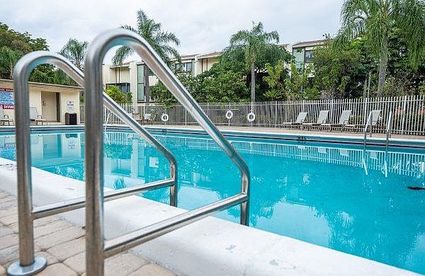 Fairways of Inverrary - 4200 Inverrary Blvd Lauderhill FL | Zillow