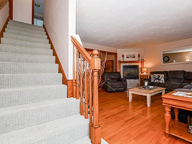 81 Tara Terrace, Bourne, MA 02532 | Zillow