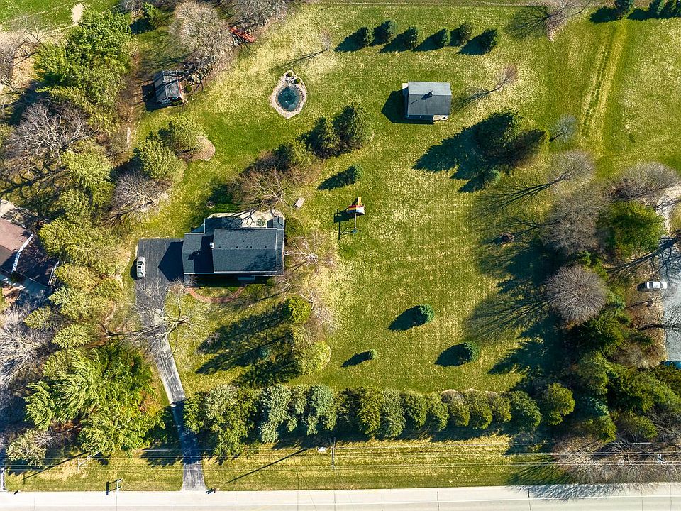 11623 W Mequon Rd, Mequon, WI 53097 | MLS #1831201 | Zillow