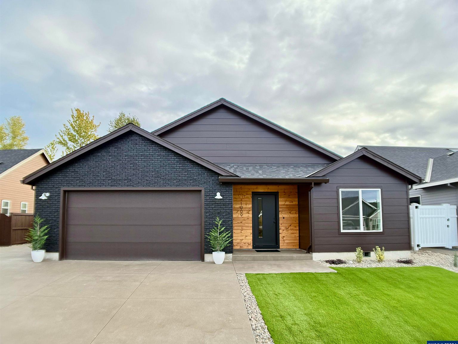 1009 N Pershing St, Mount Angel, OR 97362 | Zillow