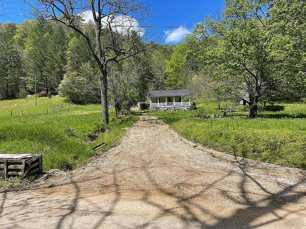 1702 Morris Fork Rd, Booneville, KY 41314 | Zillow