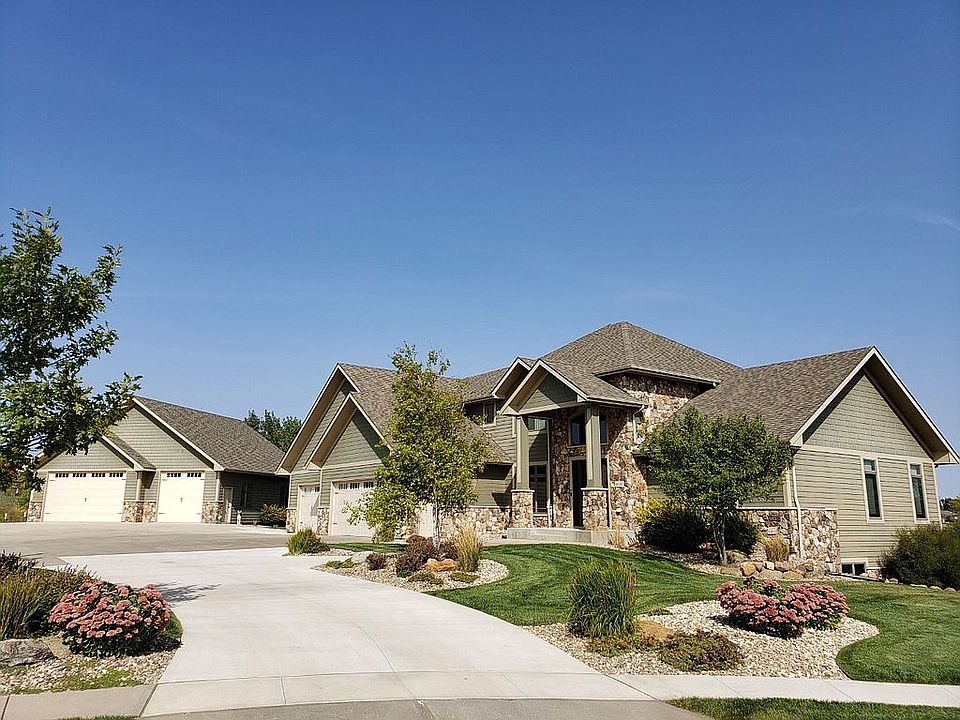 8000 S Windswept Cir, Sioux Falls, SD 57108 | Zillow