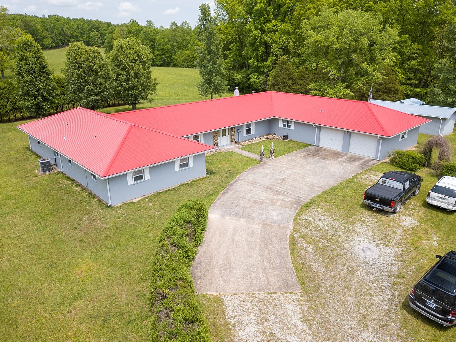 999 Blowing Springs Rd, Lawrenceburg, TN 38464 | Zillow