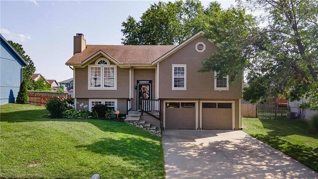 1905 Allendale Dr, Greenwood, MO 64034 | Zillow