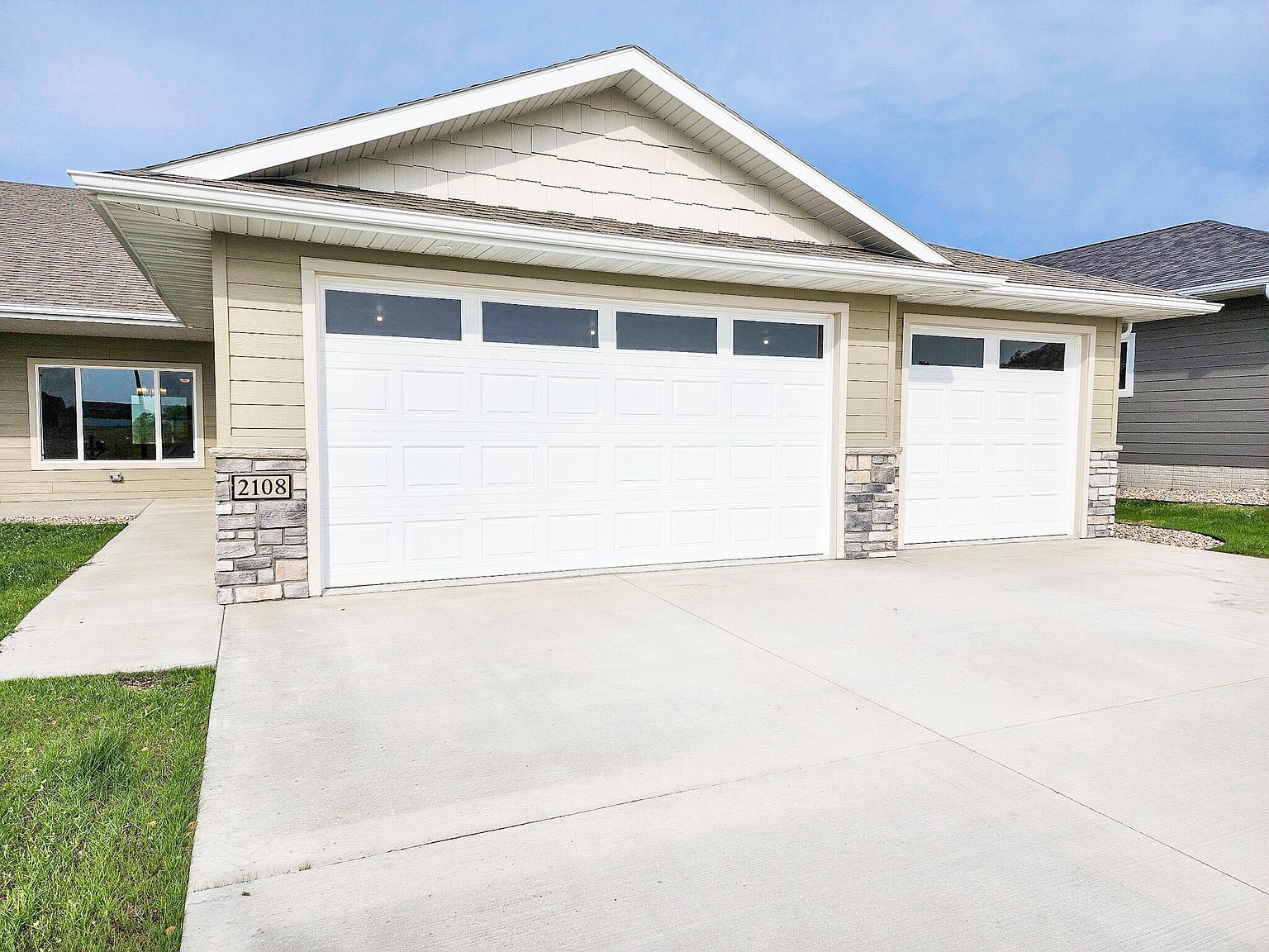 2108 Rapid Valley Ave, Brookings, SD 57006 | Zillow