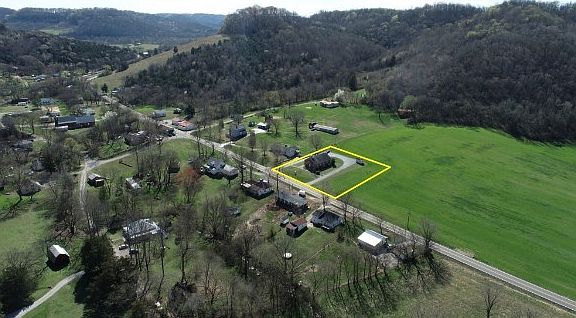 732 Lancaster Hwy, Lancaster, TN 38569 | MLS #2504837 | Zillow