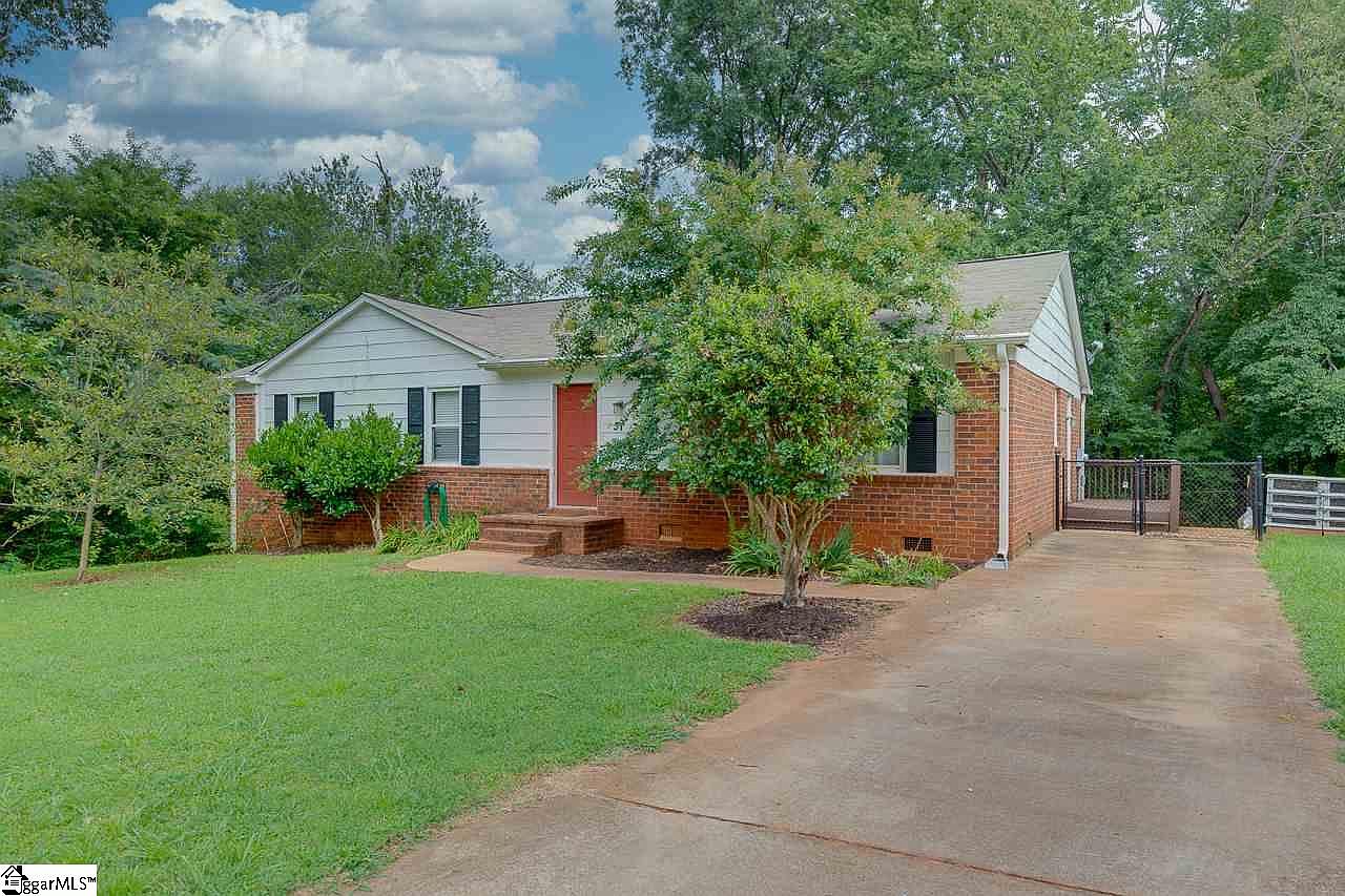 31 Riverwood Cir, Greenville, SC 29617 | Zillow