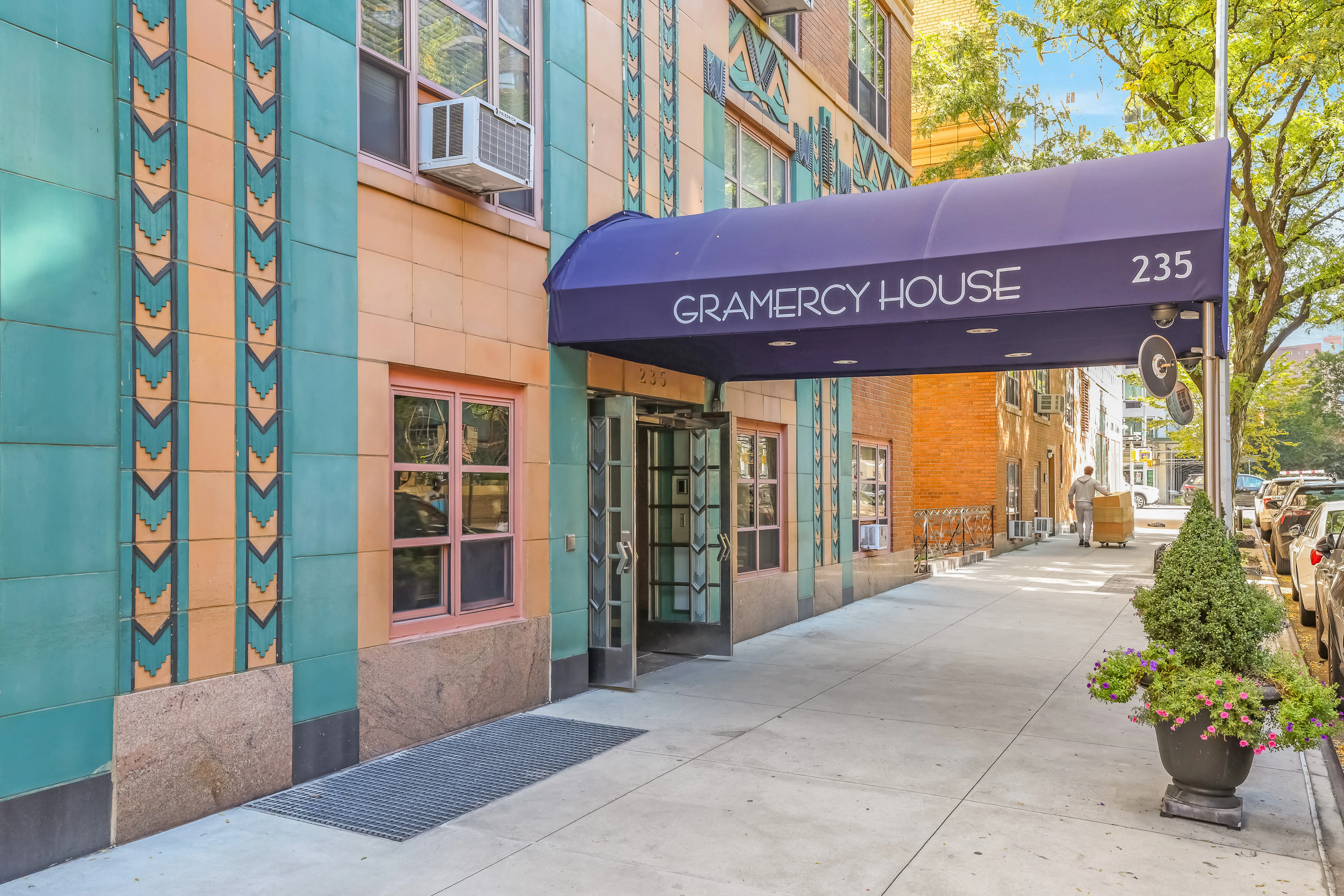 The Gramercy Manhattan Ks