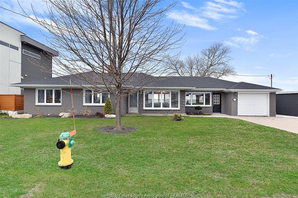 208 Robson Rd, Leamington, ON N8H 5R2 | MLS #25003629 | Zillow