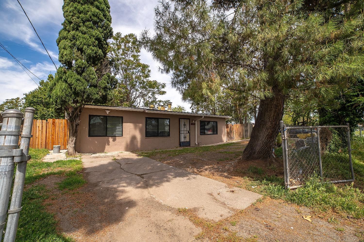 2727 E Harding Way, Stockton, CA 95205 | Zillow