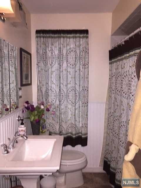 206 Front St, Secaucus, NJ 07094 | Zillow