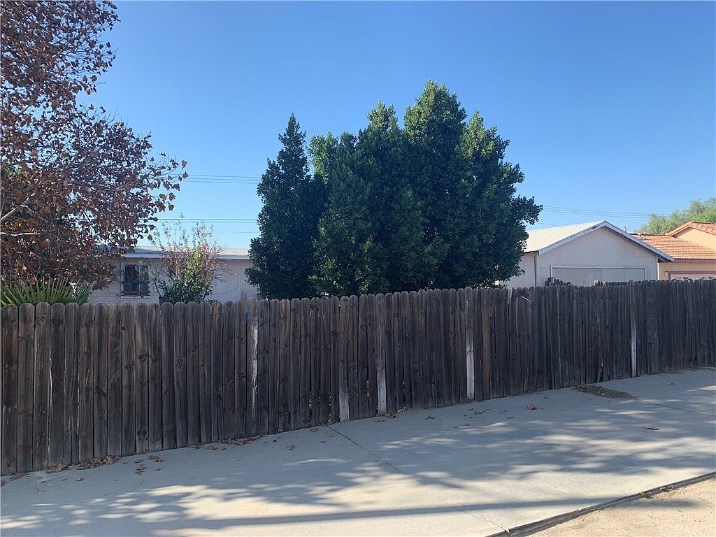 141 Johnston St, Colton, CA 92324 | Zillow