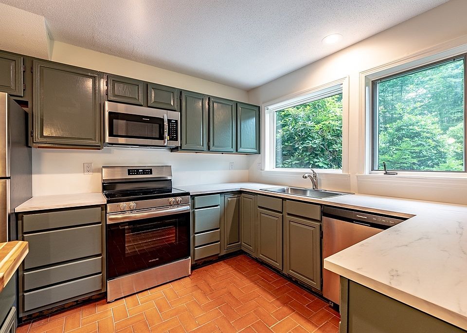 214 Fairway Vlg UNIT 214, Leeds, MA 01053 | Zillow