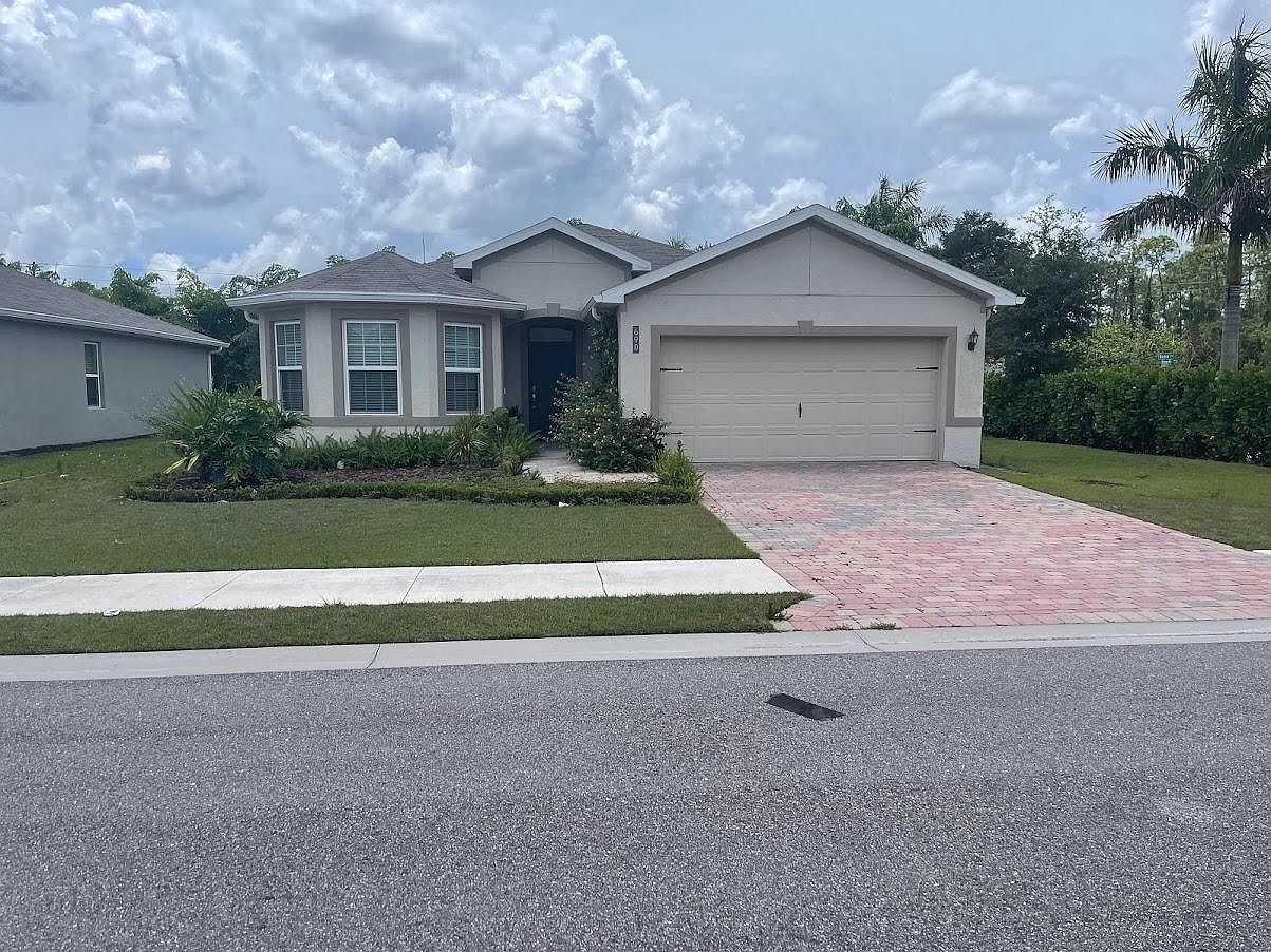 690 Hadley Pl E, Naples, FL 34104 | Zillow