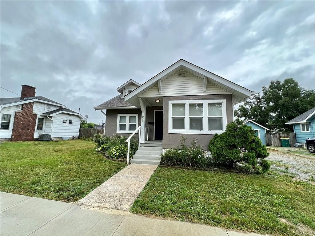 925 Walnut St, Franklin, IN 46131 | Zillow