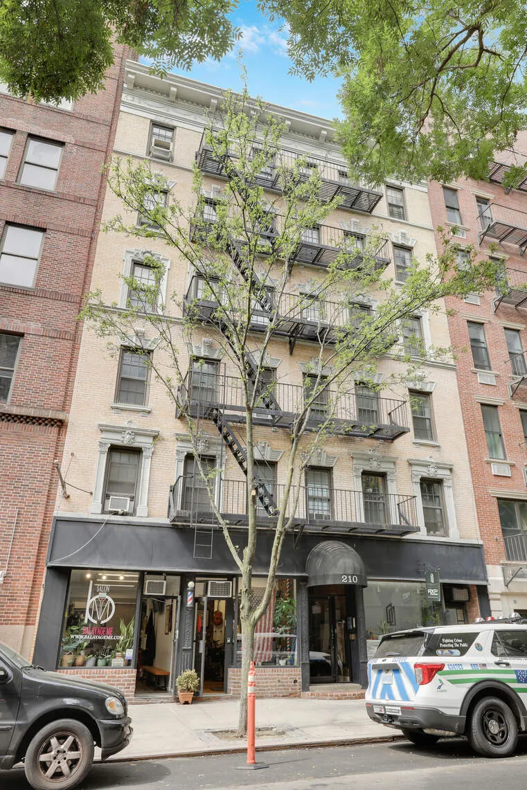 210 East 21st Street #4E in Gramercy Park, Manhattan | StreetEasy