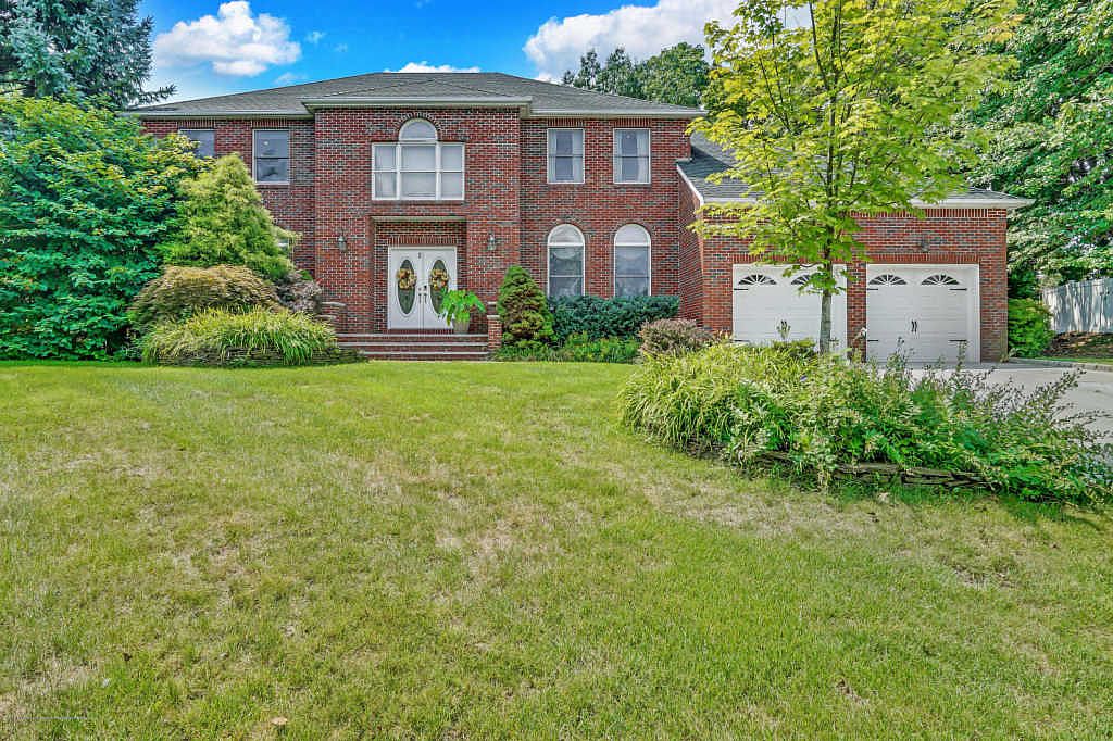 2 Magnolia Ct, Matawan, NJ 07747 | Zillow