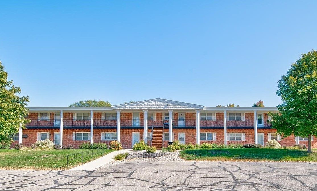 1700 Country Club Dr UNIT 202, Okoboji, IA 51355 | Zillow