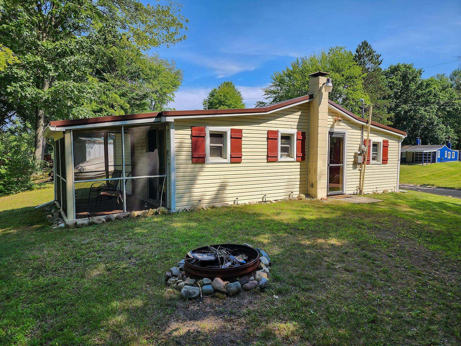 5490 Half Moon Dr, Lake, MI 48632 | Zillow