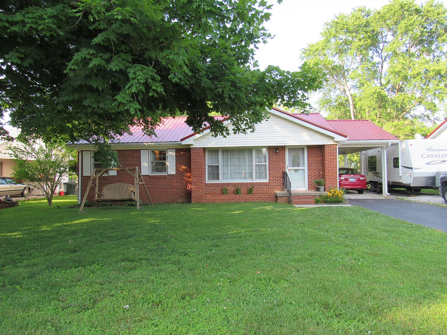 1724 Calvin Dr, Hopkinsville, KY 42240 | Zillow