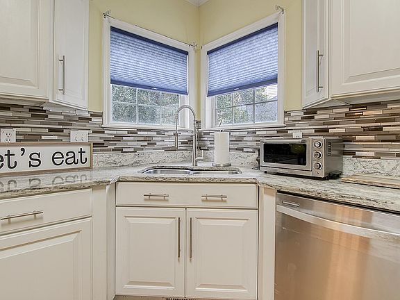 200 Oak Point Landing Dr, Mount Pleasant, SC 29464 | MLS #23001591 | Zillow