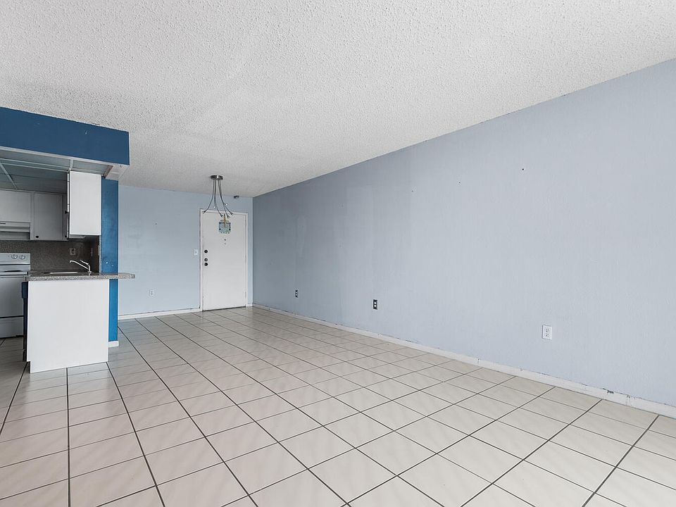 Golfview Club At Fontainebleau Park Condominiums - 9682 Fontainebleau ...