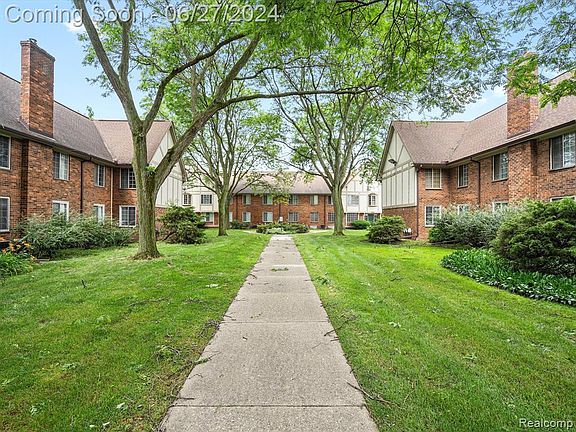30276 Southfield Rd APT 211, Southfield, MI 48076 | MLS #20240044646 ...