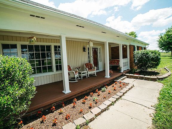 1424 Adams Ln, Henderson, KY 42420 | Zillow