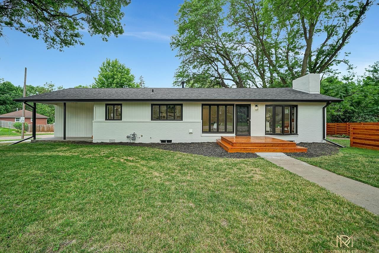 1991 Calvert St, Lincoln, NE 68502 | Zillow